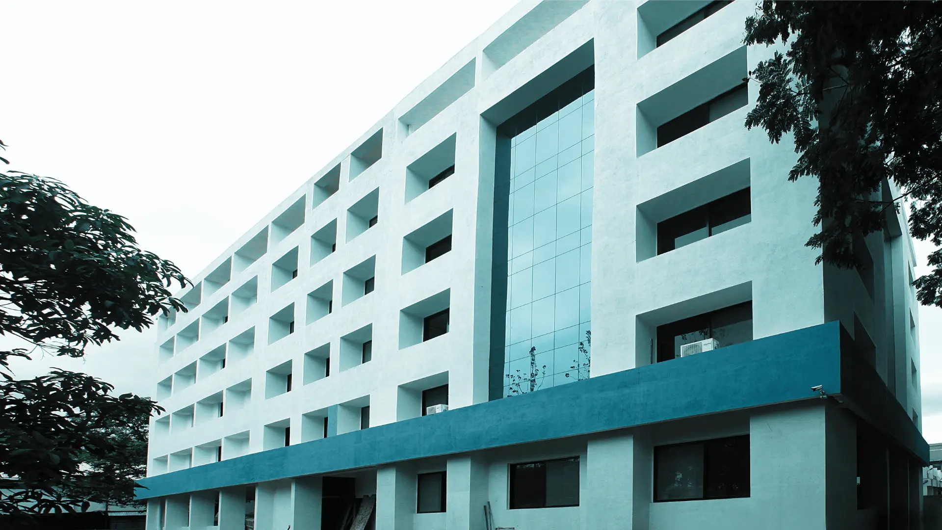 Virtuoso Optoelectronics jumps on commissioning new manufacturing ...